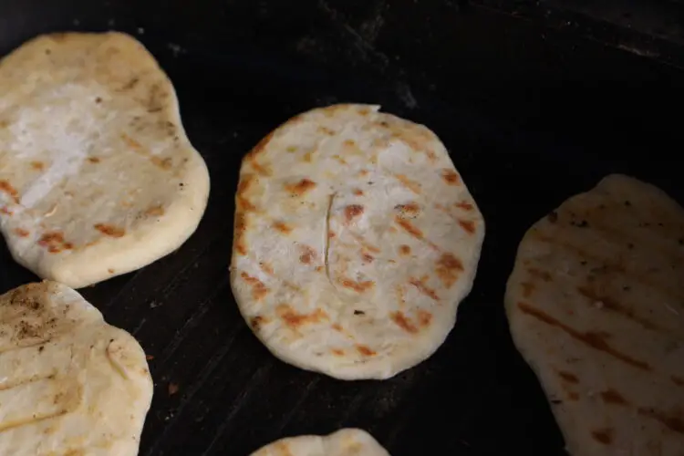 Mini Naan Bread Recipe( Super Easy ) - Farah's Recipes